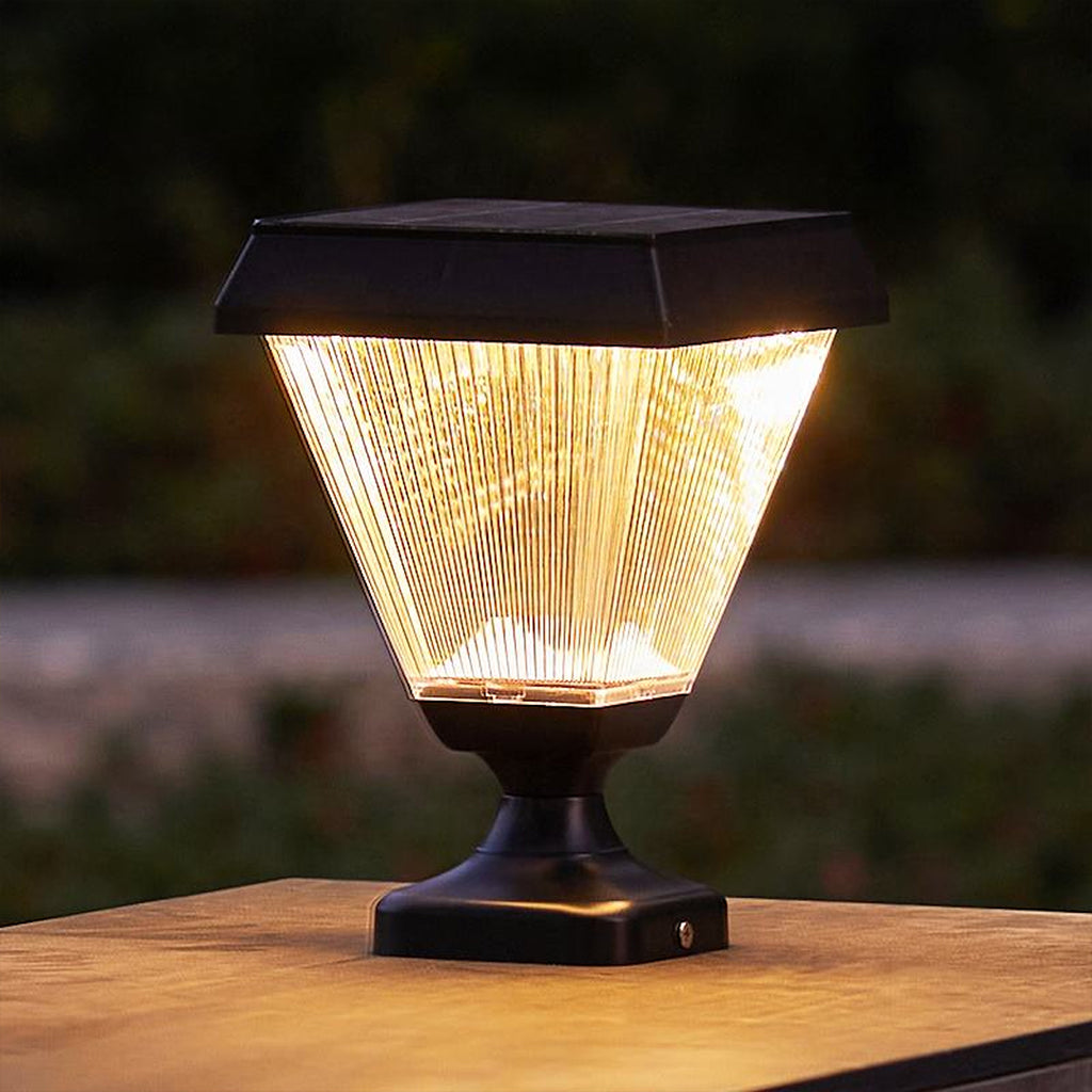SCUBE Solar Powered Garden Pillar Light – Elegant Outdoor Gate & Pilla